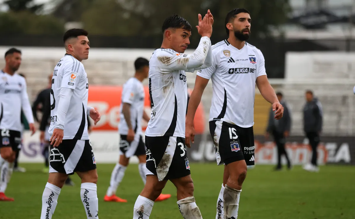 Compañeros de Vicente Pizarro en Colo Colo lo despiden - DaleAlbo