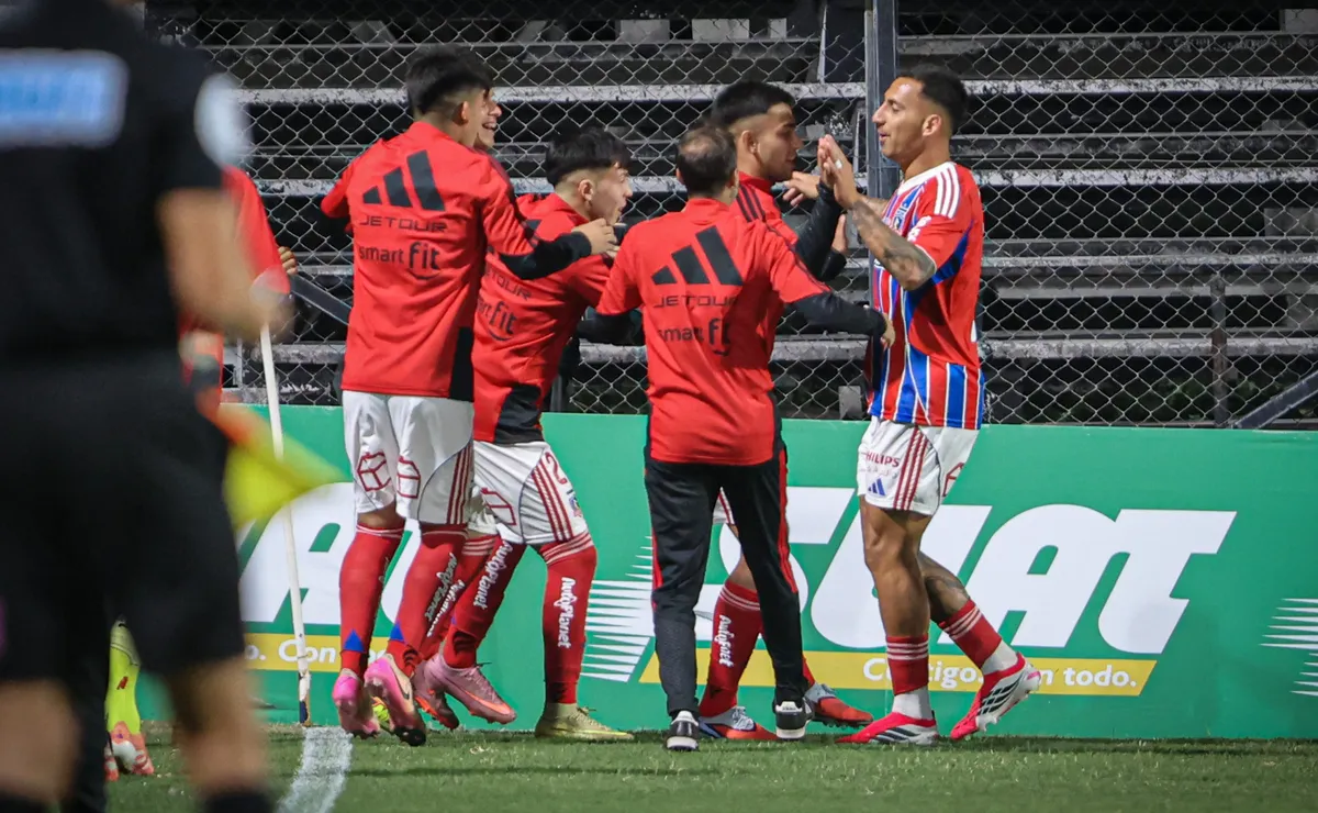 ¿Correa y Maxi Romero juntos en delantera? Esto dijo Fernando Ortiz