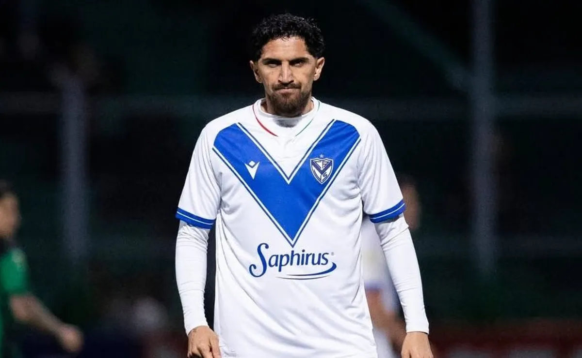 ¿Se aleja de Colo Colo? En Vélez Sarsfield comienzan a definir el ...