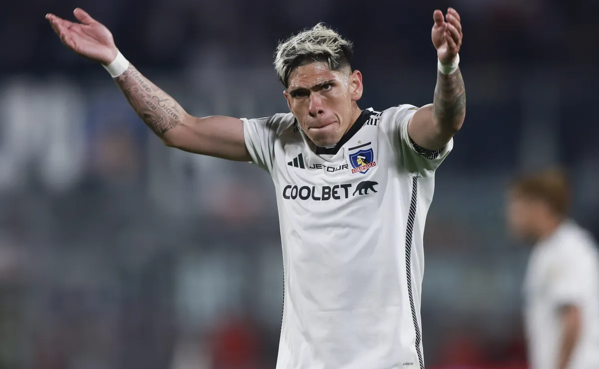 CSD Colo Colo analiza el posible fichaje de Carlos Palacios